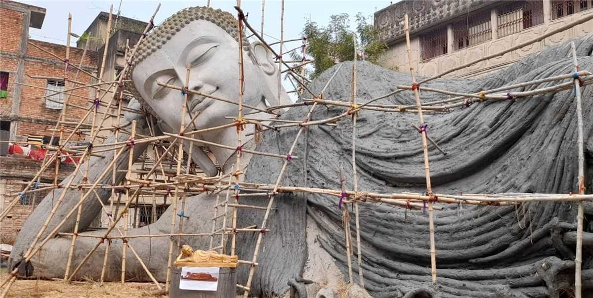 Kolkata sculptor commissioned to build the 100 feet tall statue which ...